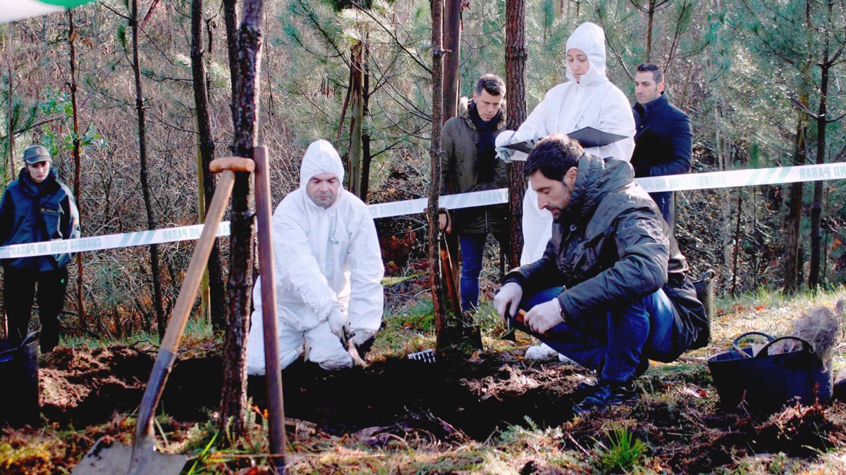 Capítulo 1: Serramoura, 1982 - Serramoura (Temporada 4, Episodio 1) - Apple TV (ES)