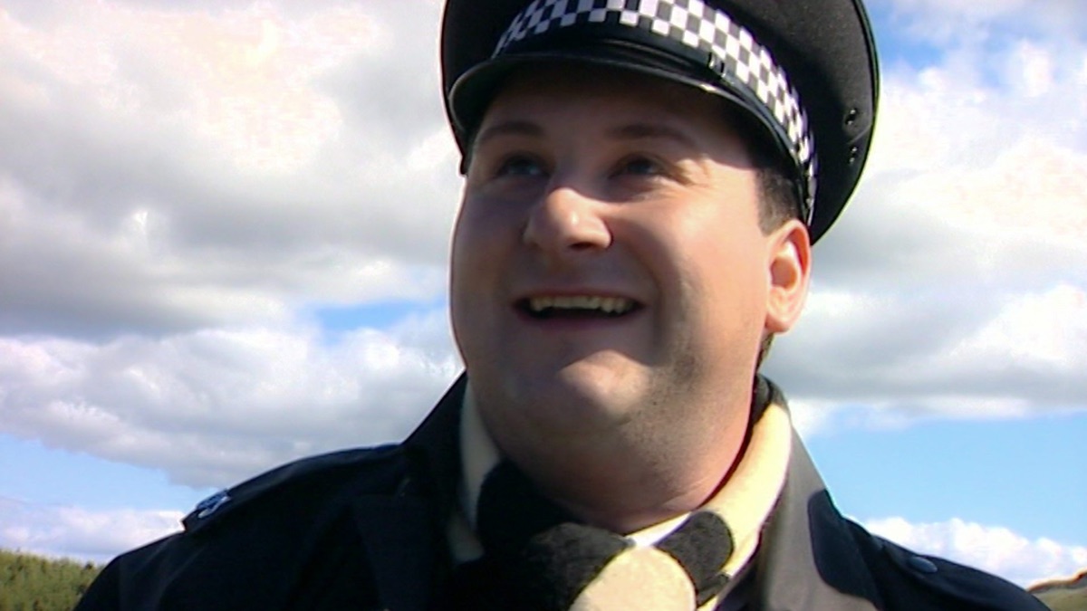 The Eagle Flies - Balamory (Series 4, Episode 49) - Apple TV (UK)