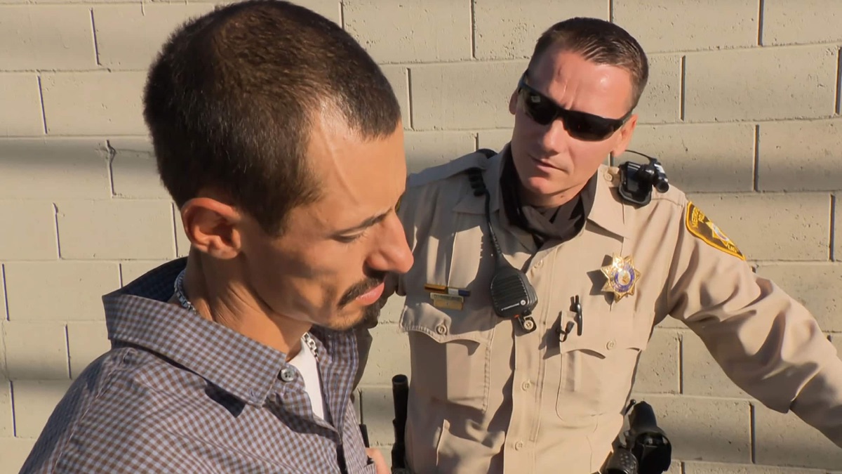 ‎Pass the Buck - Cops (Seizoen 34, Aflevering 11) - Apple TV (BE)
