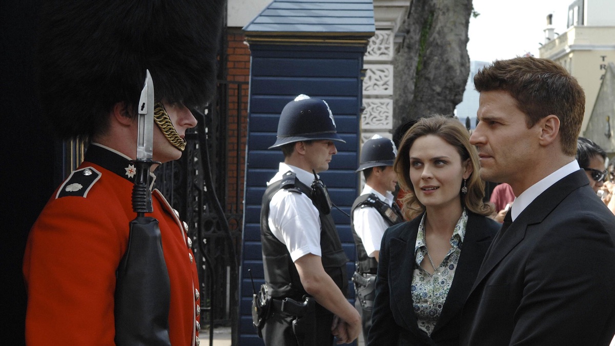 ‎Yanks in the U.K. Part 1 - Bones (Series 4, Episode 1) - Apple TV (ES)