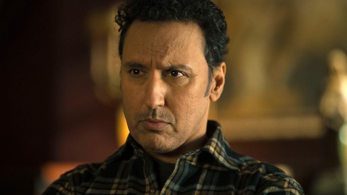 ‎How to Split an Atom - Evil (Series 4, Episode 1) - Apple TV (UK)