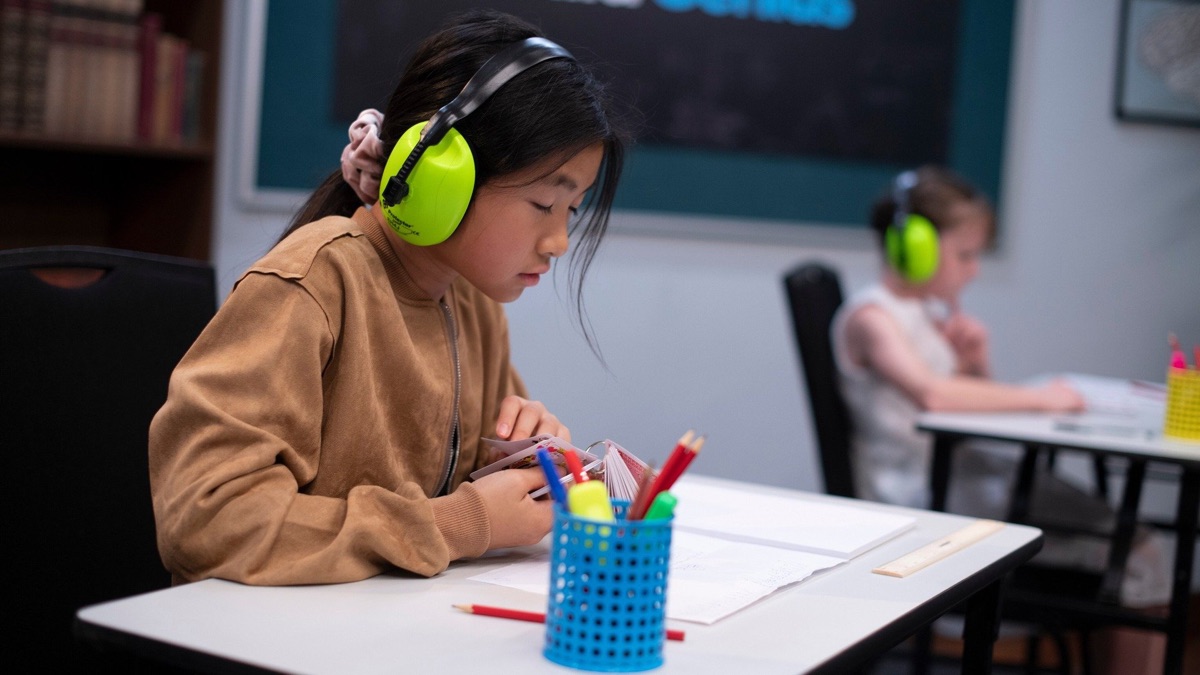 Episode 1 – Child Genius (Season 2, Episode 1) - Apple TV (AU)