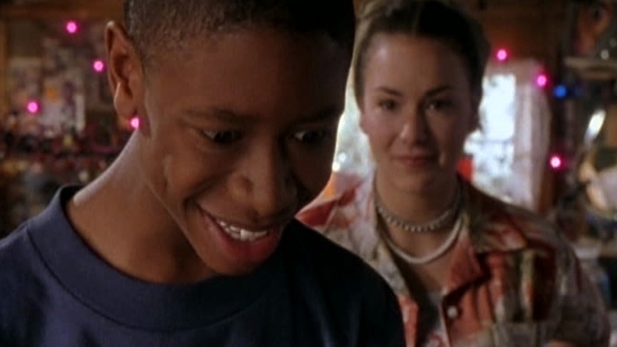 Alien Vacation - Allen Strange (Series 3, Episode 101) - Apple TV (IE)