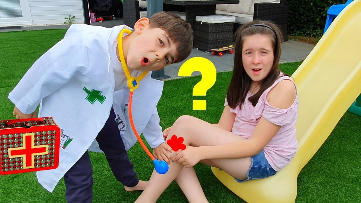 Doctor Alex at the Playground! - Alex TubeFun (Season 1, Episode 8 ...