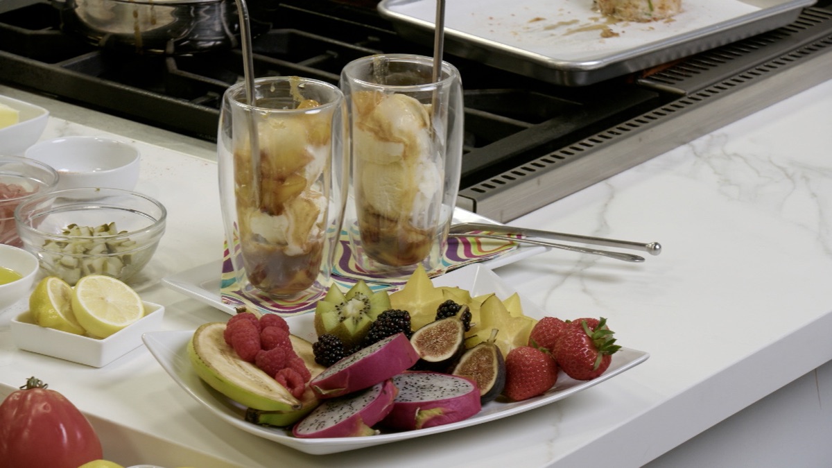 Twisted Burgers, Fries & Sundaes, Oh My! - Twisted Dish (Season 1 ...