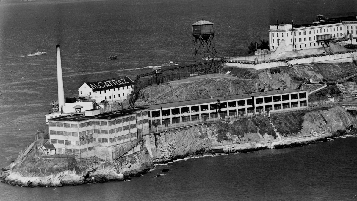 Battle Of Alcatraz - Apple TV (UK)