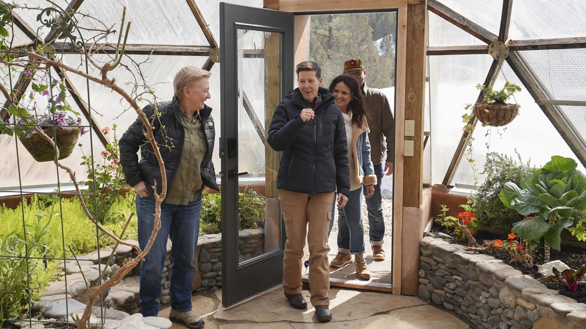 Dome Sweet Dome - Building Roots (Season 2, Episode 1) - Apple TV