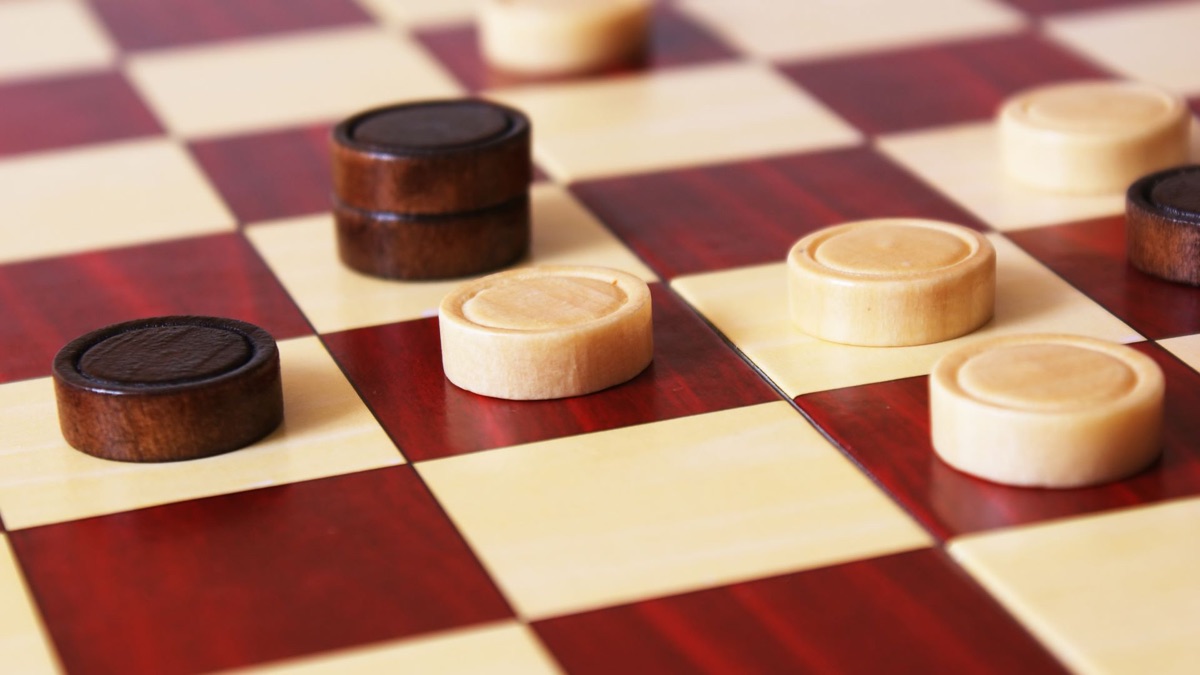 ‎King Me! Alquerque and Checkers - Great Board Games of the Ancient ...