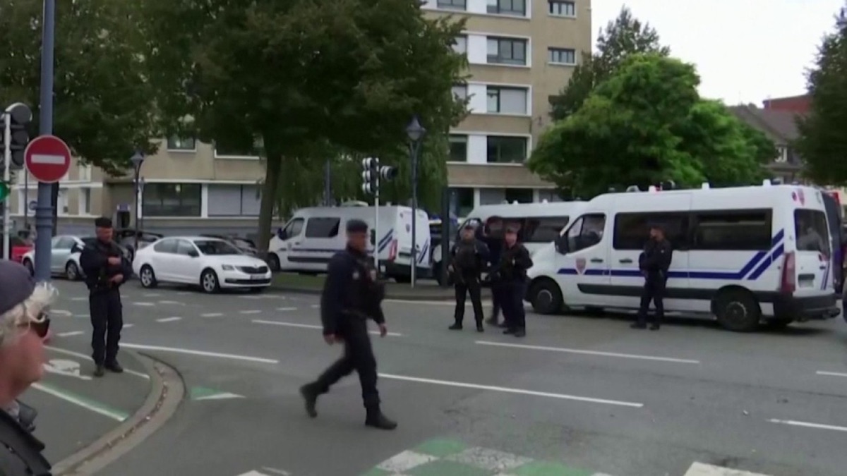 Terrorisme : alerte maximale - C dans l'air - Apple TV (FR) Terrorisme : alerte maximale - C dans l'air - Apple TV (FR)