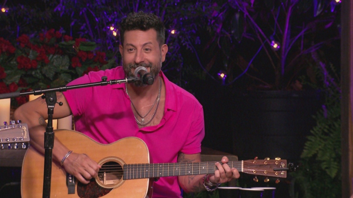 Old Dominion - CMT Campfire Sessions (Season 2, Episode 4) - Apple TV