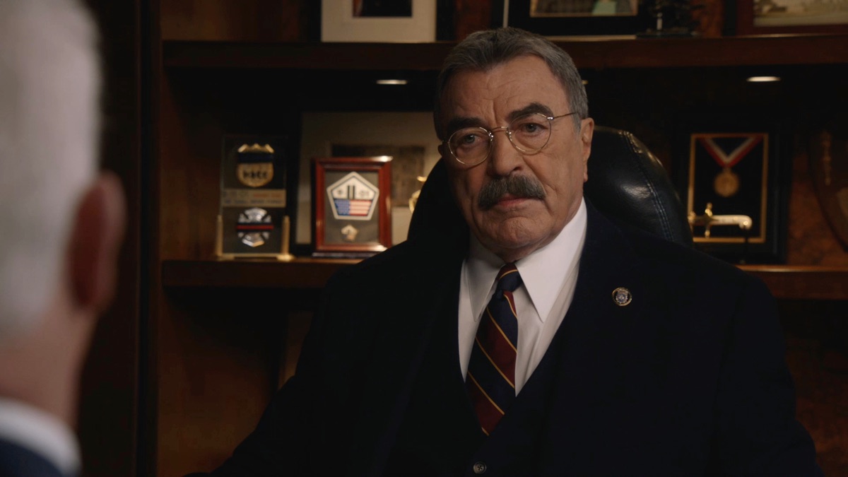 Dropping Bombs - Blue Bloods (Series 14, Episode 2) - Apple TV (UK)