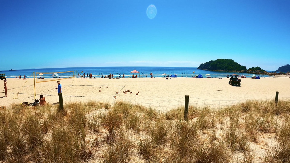 Episode 10 – Bay Patrol (Season 1, Episode 10) - Apple TV (AU)