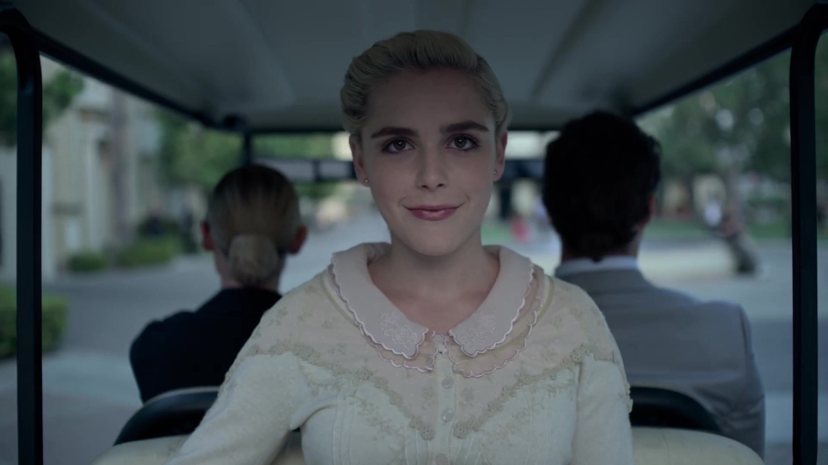 Chapter Two – Swimming With Sharks (Season 1, Episode 2) - Apple TV (NZ)