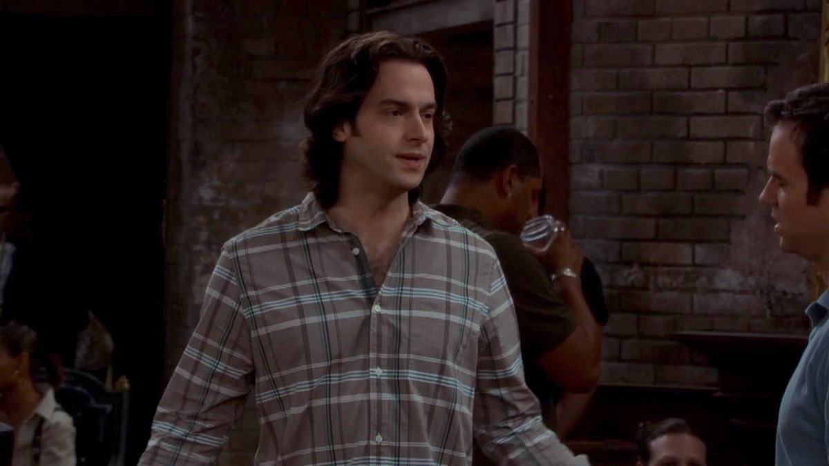 48 Hours - Whitney (Series 1, Episode 16) - Apple TV (IE)