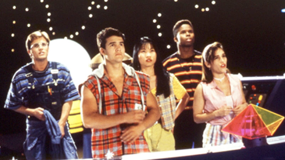 Day of the Dumpster - Power Rangers (Season 1, Episode 1) - Apple TV