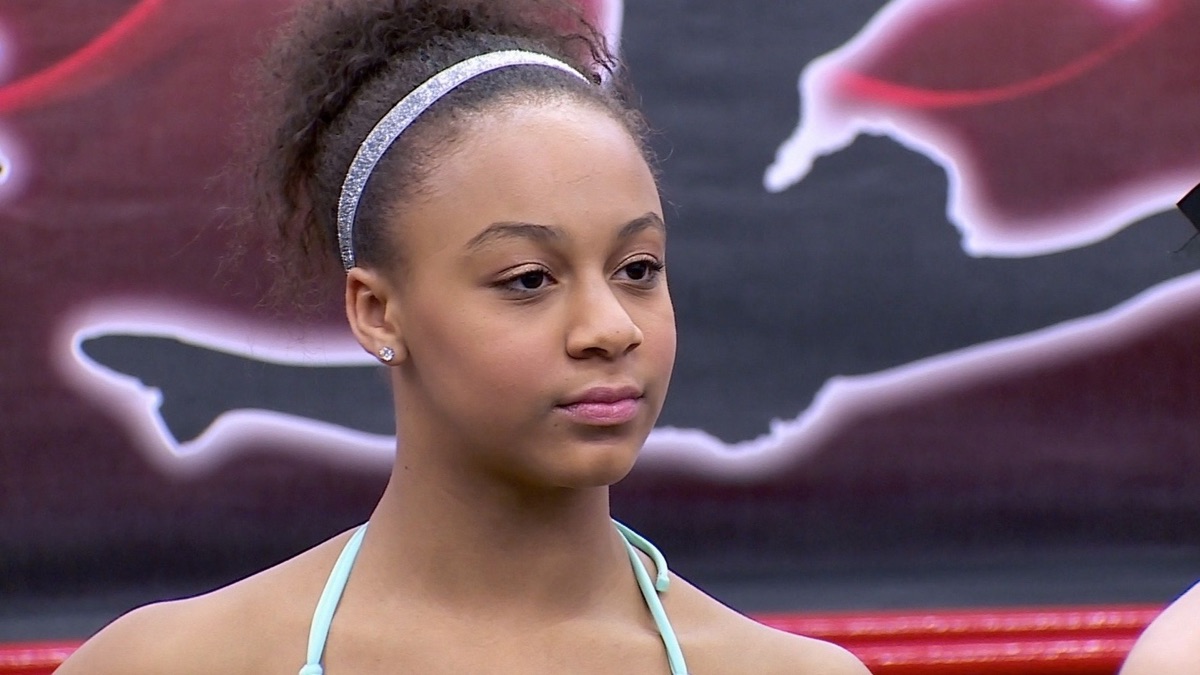 Nia's Last Chance - Dance Moms (Series 5, Episode 12) - Apple TV (UK)