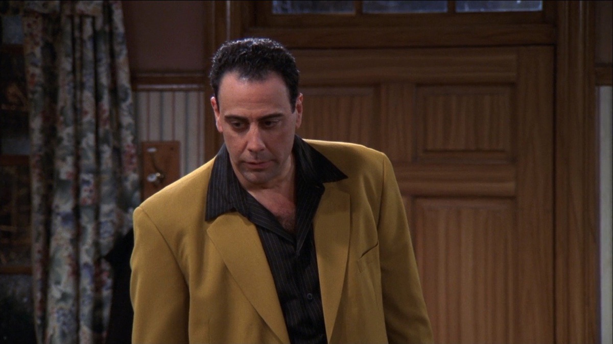 ‎Robert's Date - Everybody Loves Raymond (Series 3, Episode 15) - Apple ...