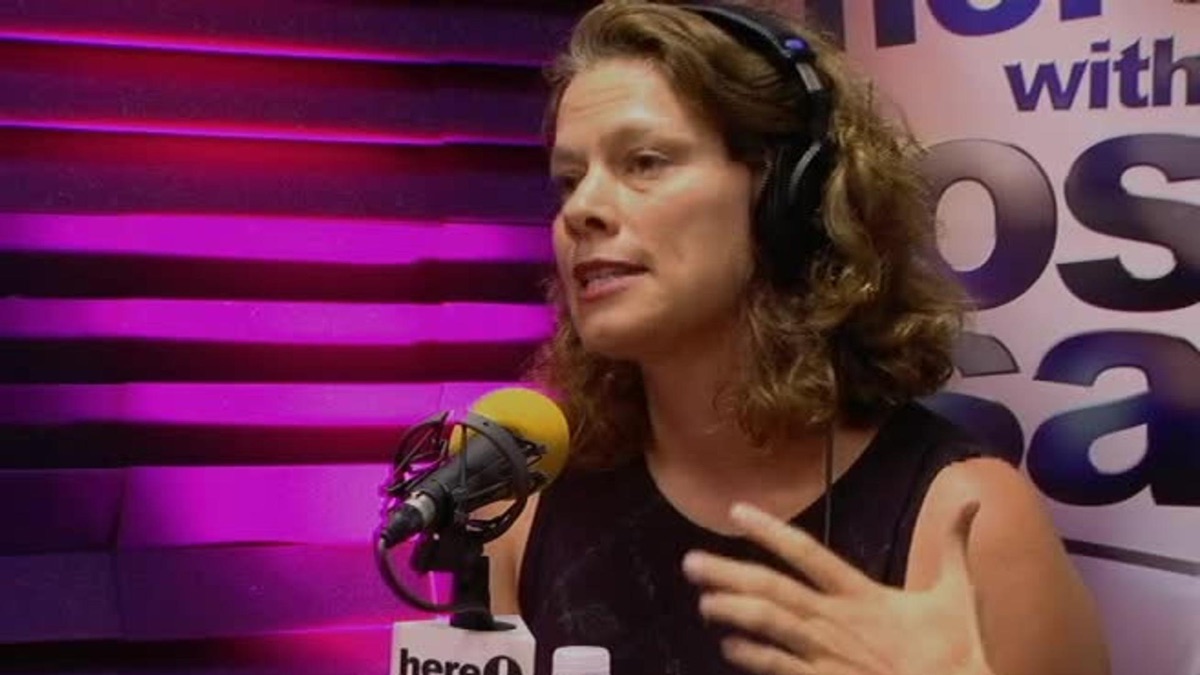 Lisa Jean Moore - Here With Josh & Sara (Season 1, Episode 44) - Apple TV