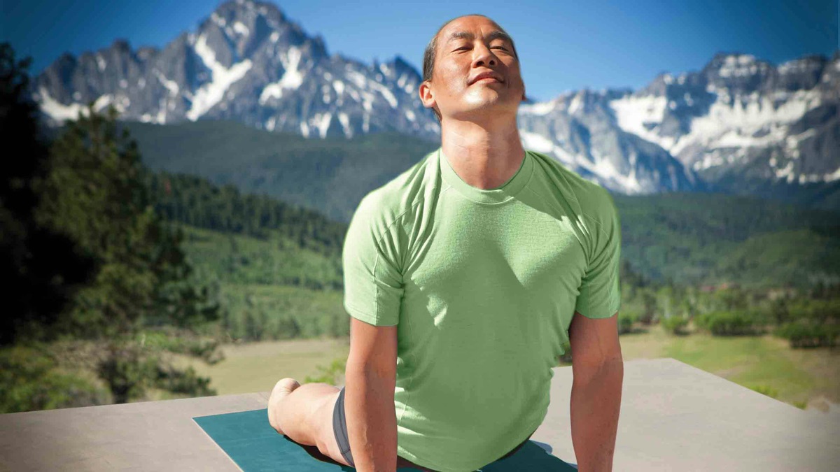 Gaiam: Rodney Yee Yoga for Energy and Stress Relief - Apple TV