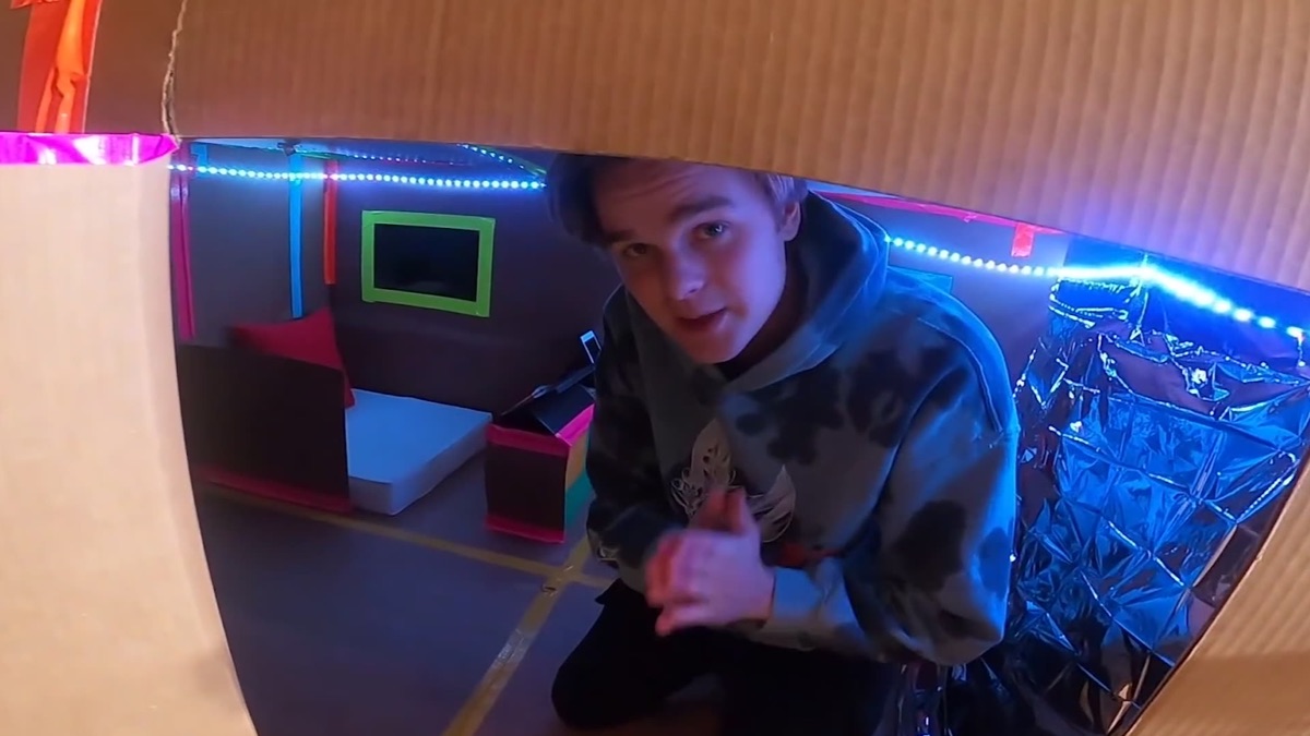 Legendary Life-Size Box Forts! - Papa Jake: Epic Box Forts (Season 1 ...