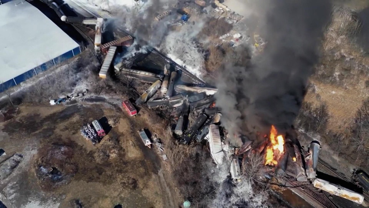 Crashes - Destruction Decoded (Season 2, Episode 1) - Apple TV