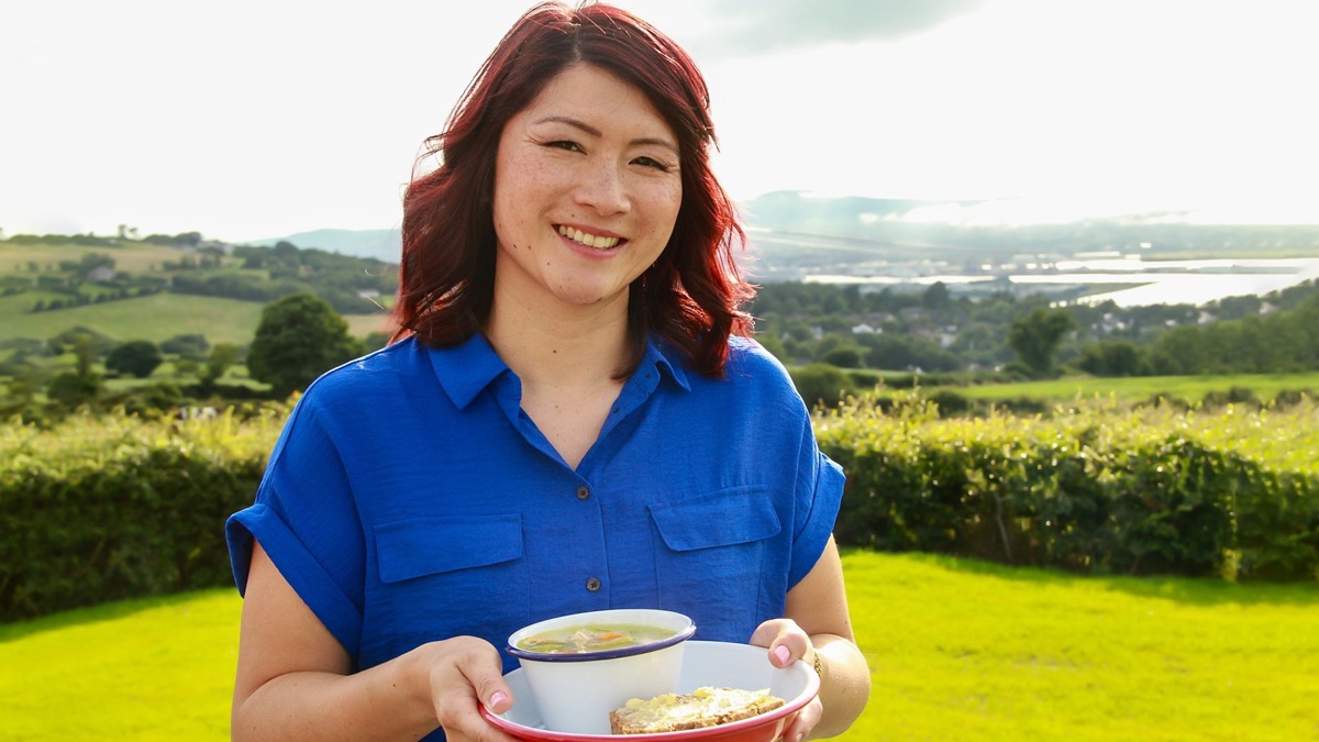 Chicken - Suzie Lee: Home Cook Hero (Series 3, Episode 4) - Apple TV (UK)