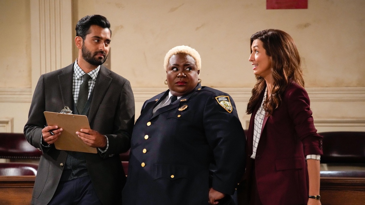 ‎Blood Moon Binga - Night Court (Series 1, Episode 8) - Apple TV (MX)