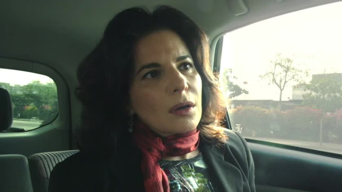 I'm Slightly Claustrophobic - UDrive Me (Season 1, Episode 6) - Apple TV