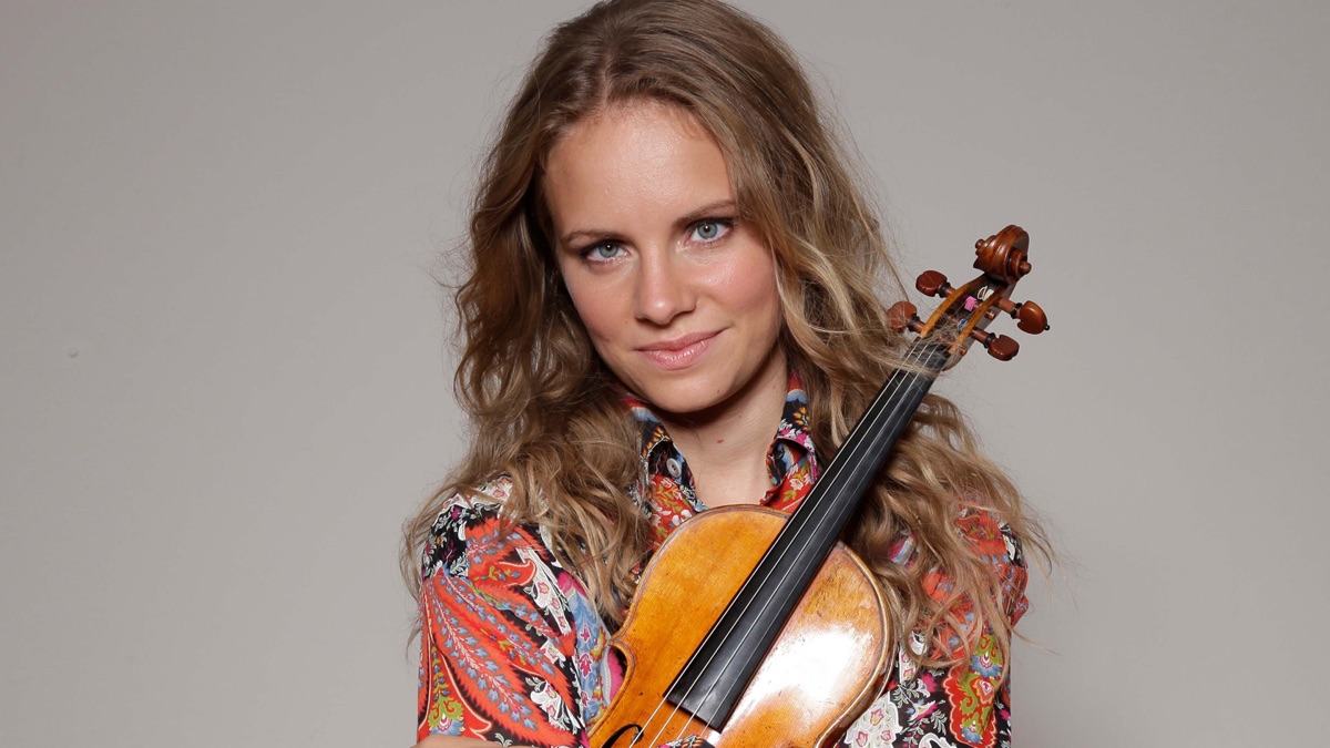 Julia Fischer Plays Mozart Concertos 4 and 5 - Apple TV (UK)