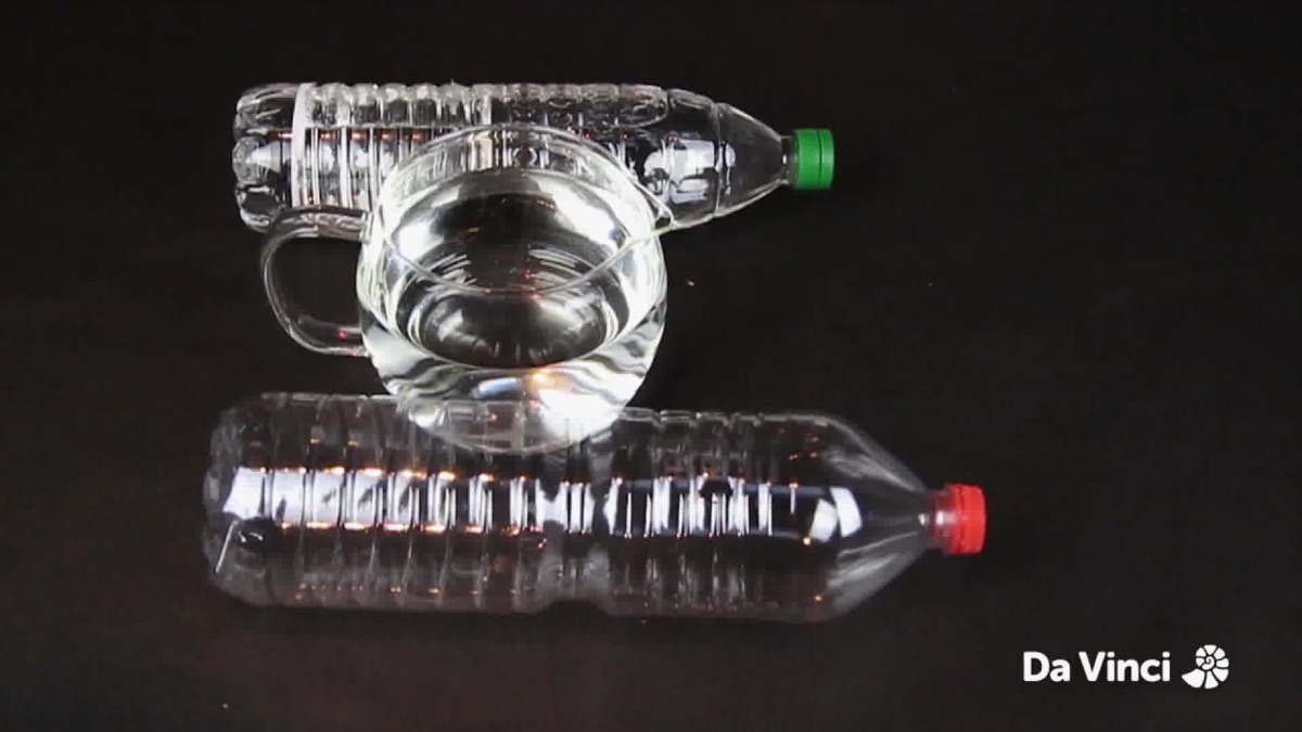 Make a Cork Rocket - Smart Science (Series 1, Episode 8) - Apple TV (FI)