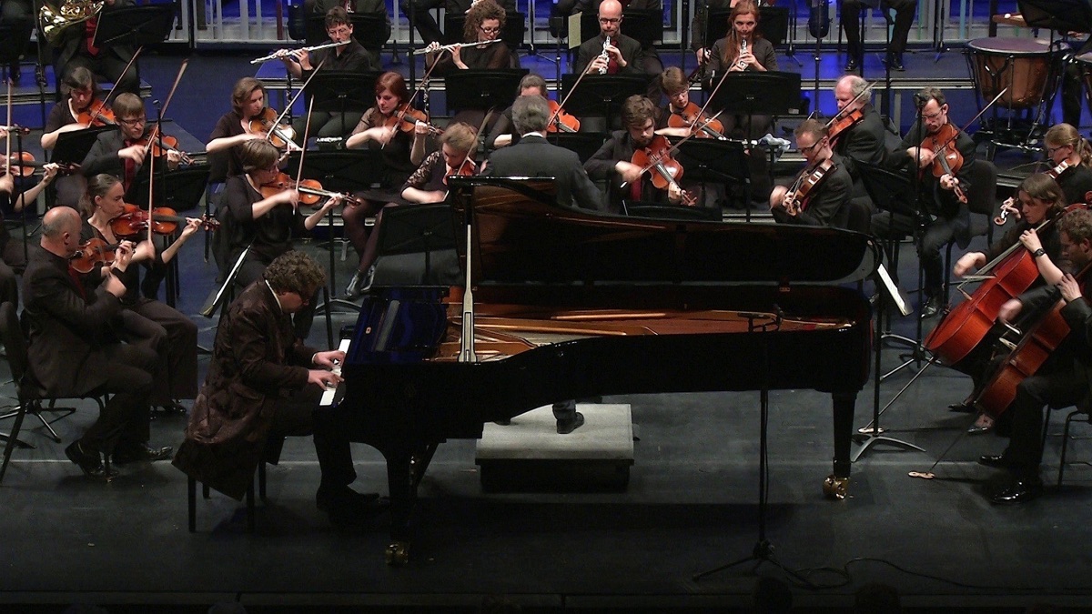 Grieg's Piano Concerto and Beethoven Symphony No. 7 - Apple TV