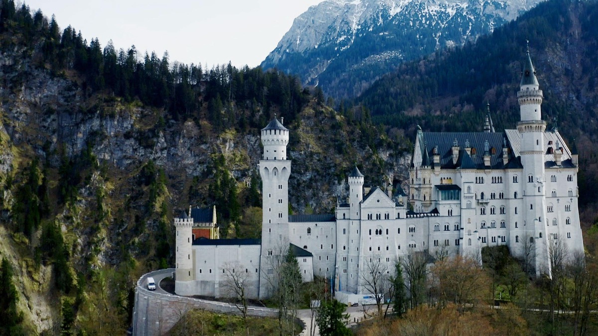 ‎Neuschwanstein - Legendary Castles (Series 1, Episode 2) - Apple TV (FR)