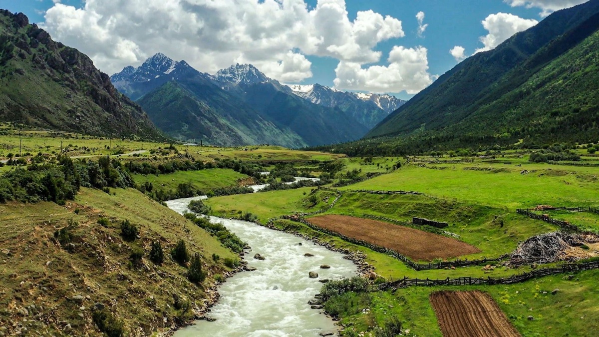 ‎Episode 3 - Al Miyah Sir Al Haya (Series 1, Episode 3) - Apple TV (OM)