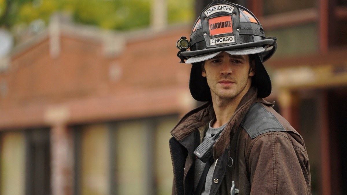 Sharp Elbows - Chicago Fire (Series 4, Episode 7) - Apple TV (IE)
