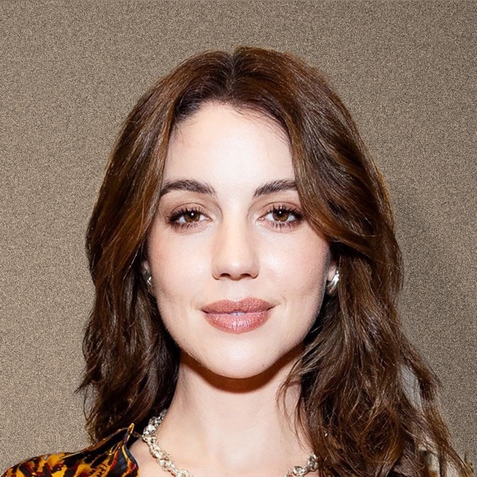 Adelaide Kane En La Adolescencia
