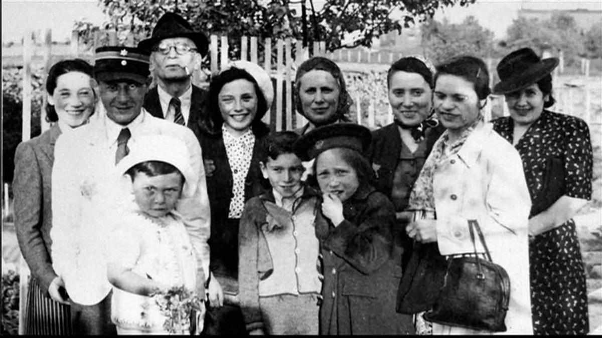 ‎Chaim Rumkowski - Nazi Collaborators (Series 1, Episode 3) - Apple TV (UK)