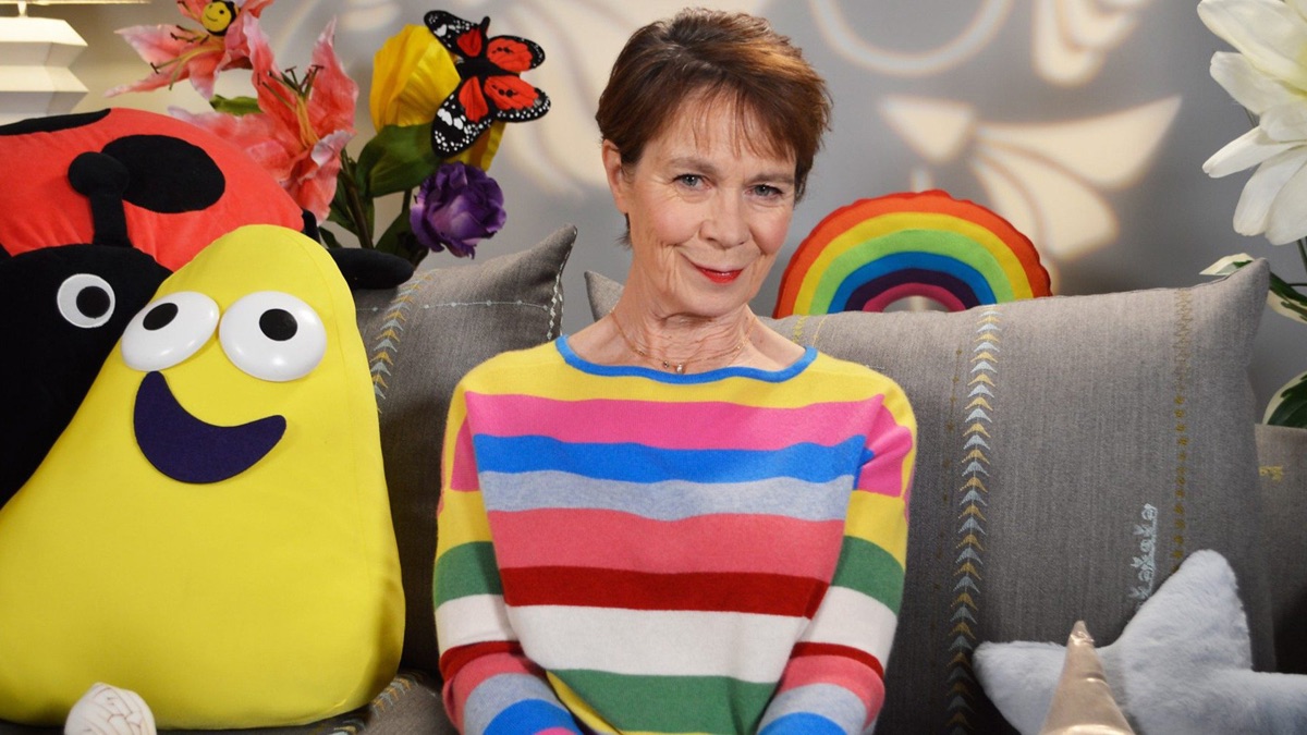 Celia Imrie - Bee: Nature's Tiny Miracle - CBeebies Bedtime Stories ...