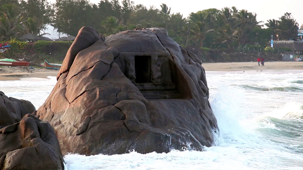 ‎Hidden Shrines and Legends - Discovered by Disaster (Series 1, Episode ...