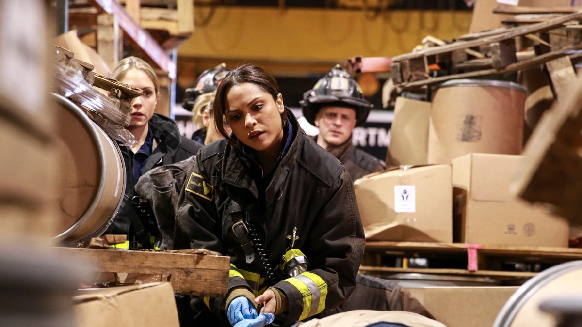 ‎Ambition - Chicago Fire (Series 1, Episode 20) - Apple TV (SA)