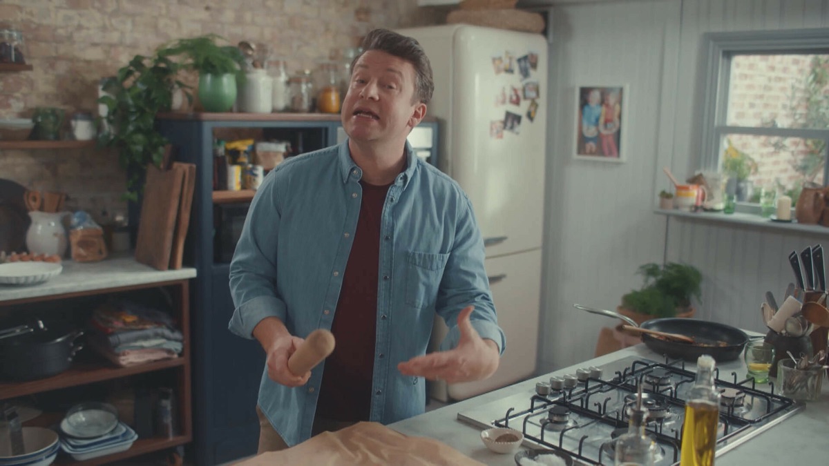 Episode 1 – Jamie Oliver: Cooking For Less (Season 1, Episode 1 ...