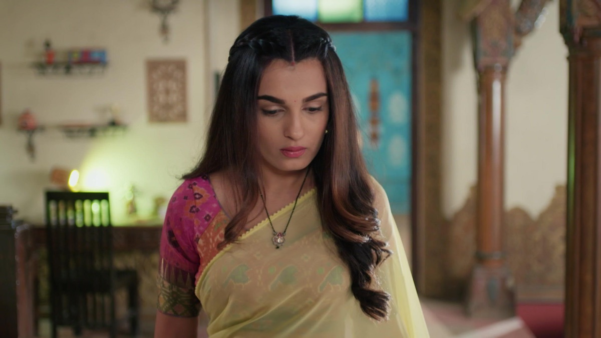 Dhara, Rishita in Danger - Pandya Store (Season 1, Episode 376) - Apple TV