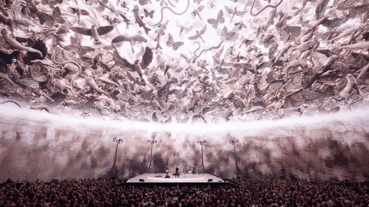 Bono - Waiting On A Saviour - Apple TV (UK)