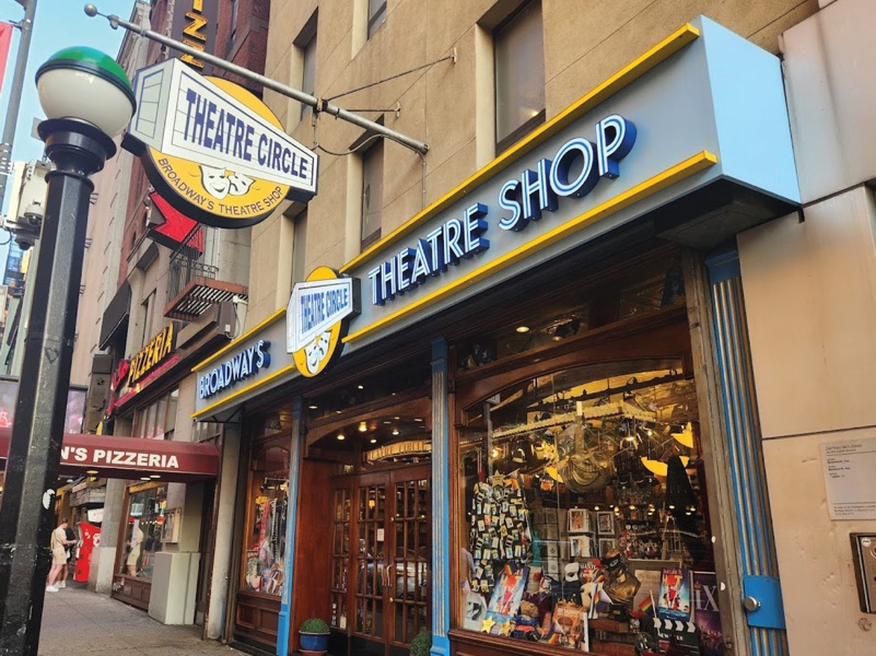 Small Businesses in Times Square - Apple Maps