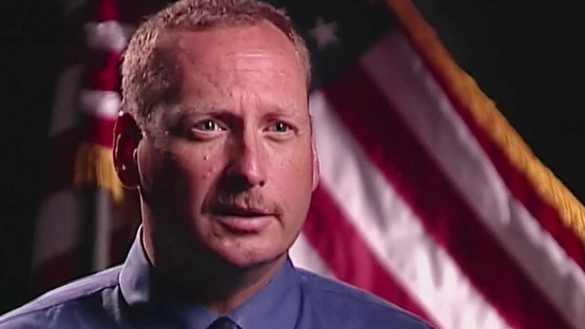 Campus Chaos - Most Daring (Series 3, Episode 8) - Apple TV (UK)