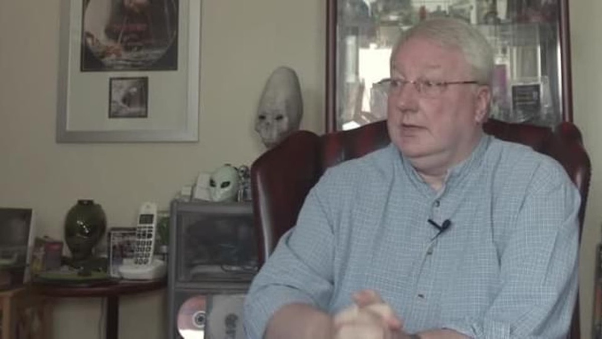 Uncovering the Alien Autopsy - Apple TV