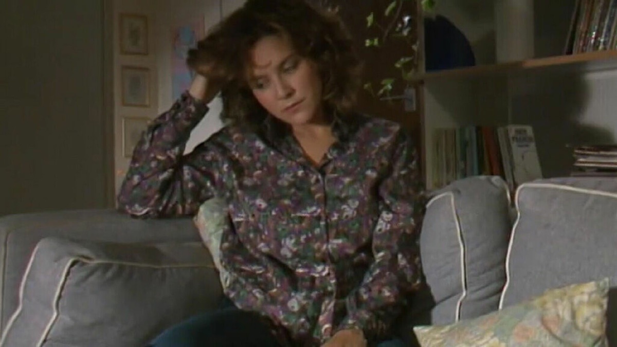Sexual Blackmail - Brookside (Series 8, Episode 43) - Apple TV (UK)