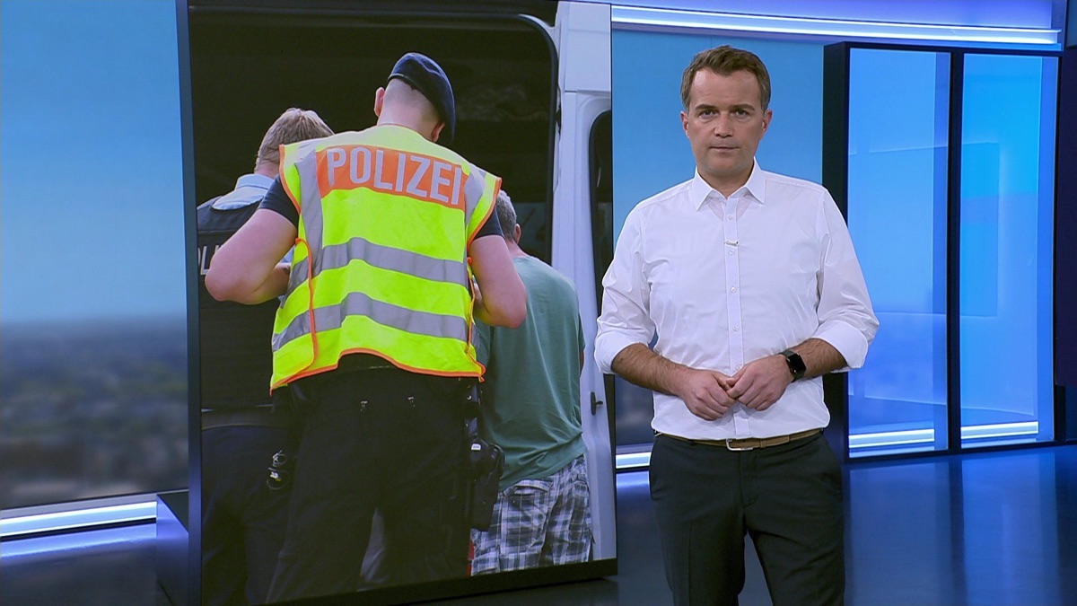 Abends - mit Christopher Wittich und den Themen des Tages - RTL Aktuell ...
