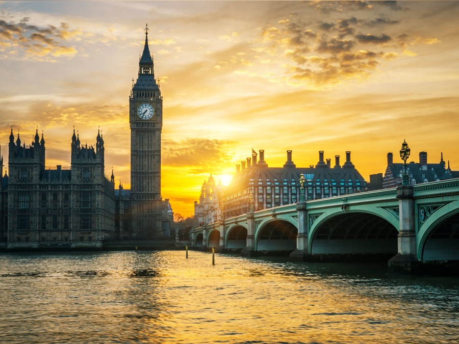 A History of England from the Tudors to the Stuarts - Apple TV