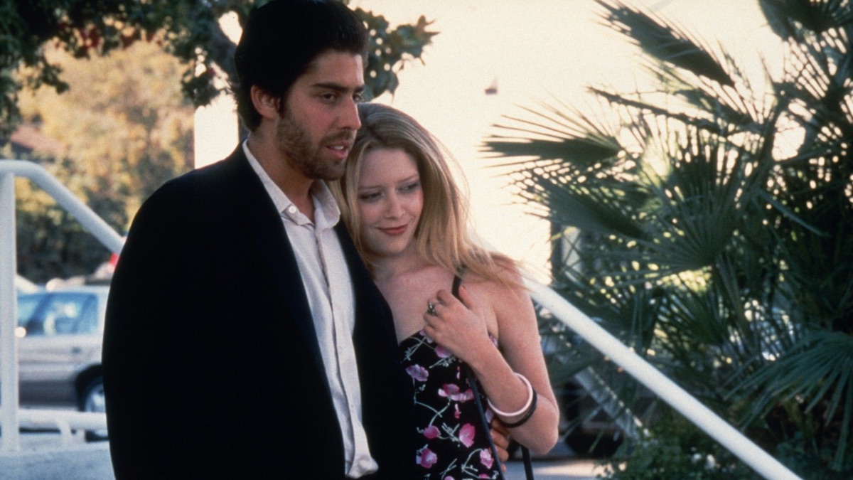 Fast Sofa Trailer | Baci Living Room