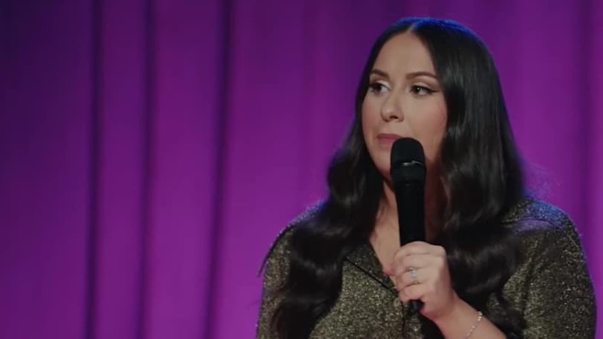 Claudia Oshry: Lean In - Apple TV